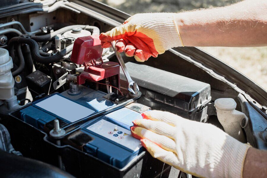 Keep Rolling: Mobile Vehicle Battery Replacement Essentials